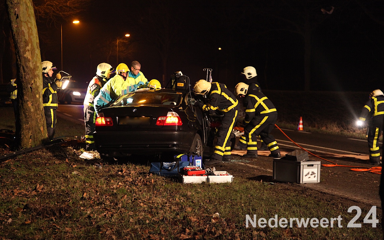 Zwaar ongeval op Ringbaan Oost in Weert (foto's) - Nederweert24