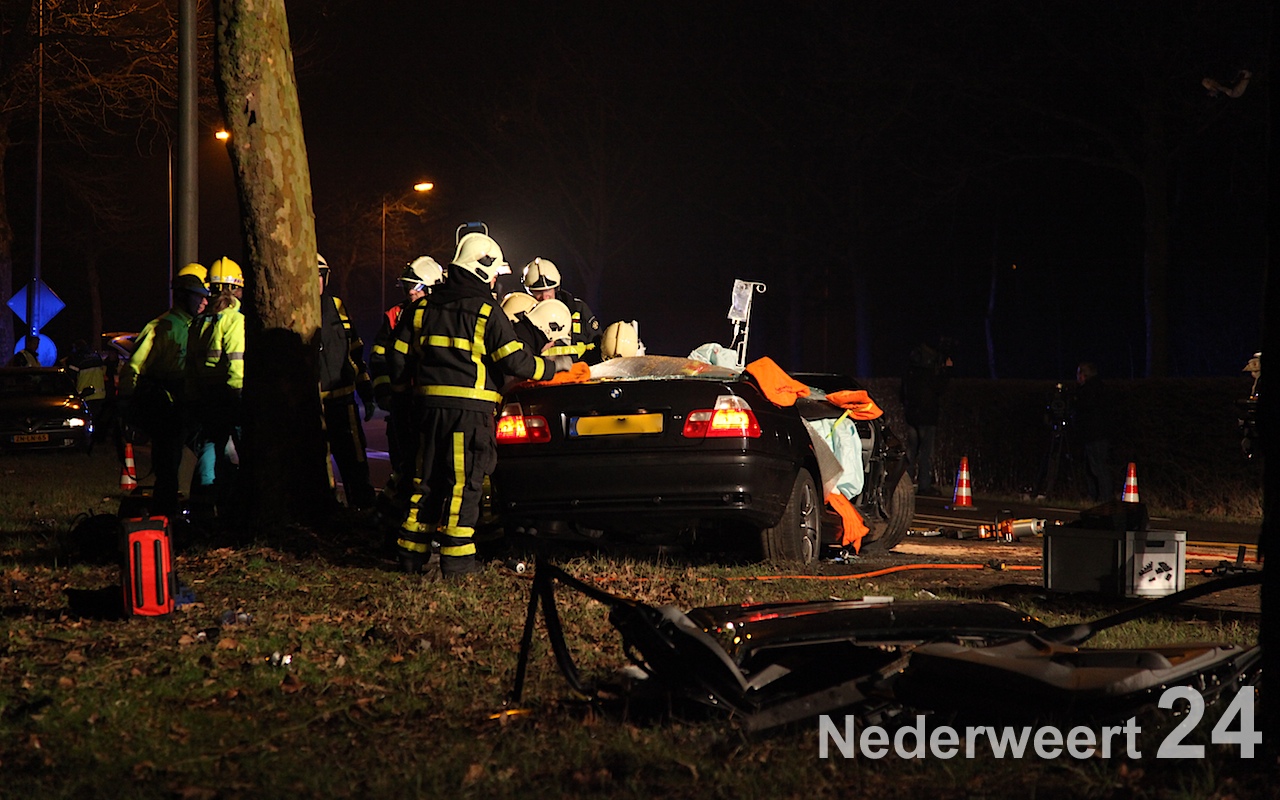 Zwaar ongeval op Ringbaan Oost in Weert (foto's) - Nederweert24