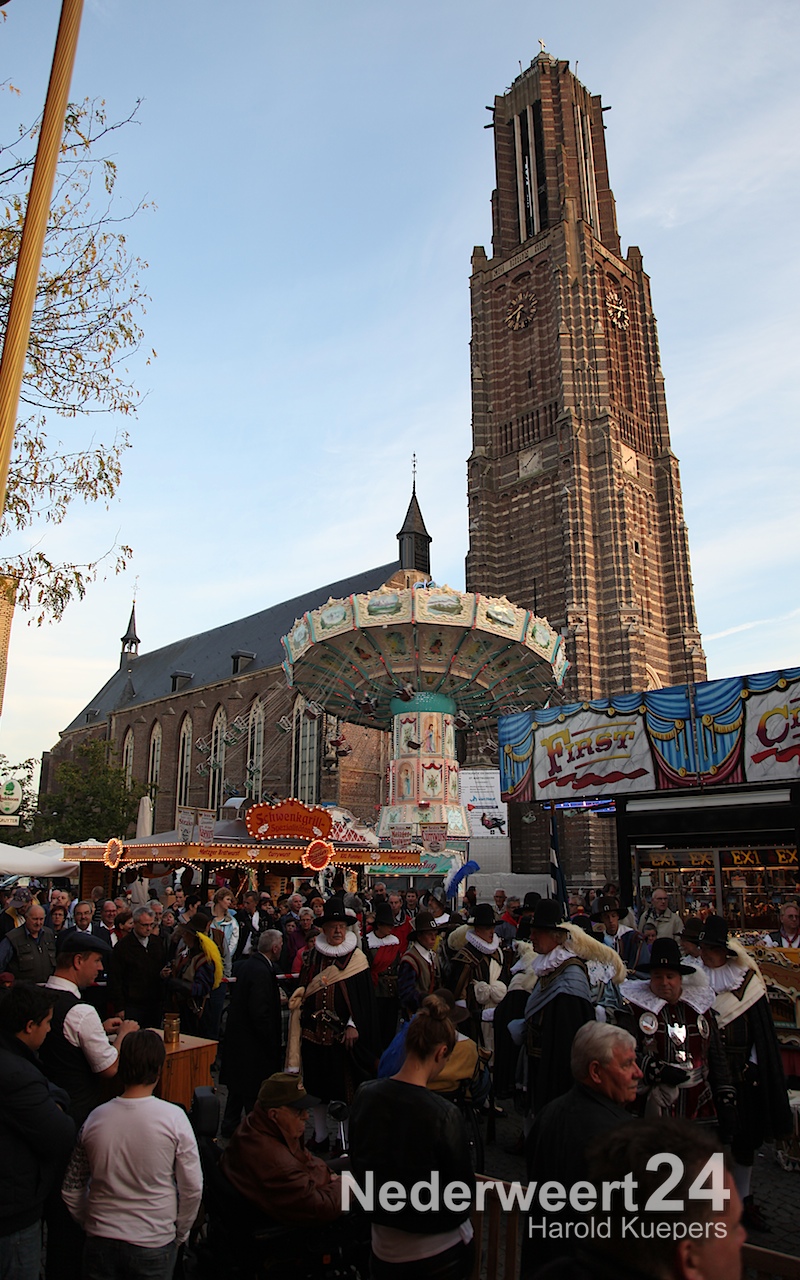 Opening Weerter Kermis door wethouder Cardinaal - Nederweert24