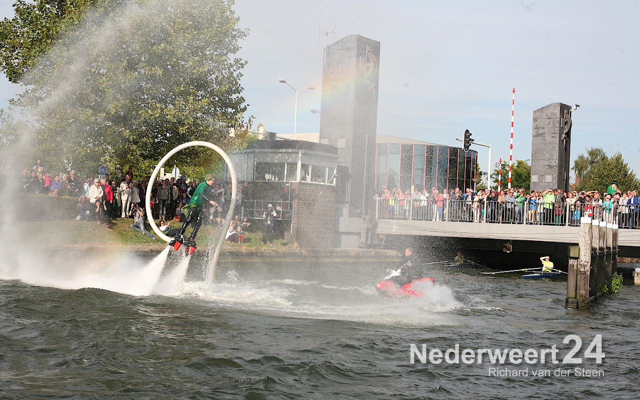 Weert Groenste stad van Europa geopend met Flyboarders (Foto's ...