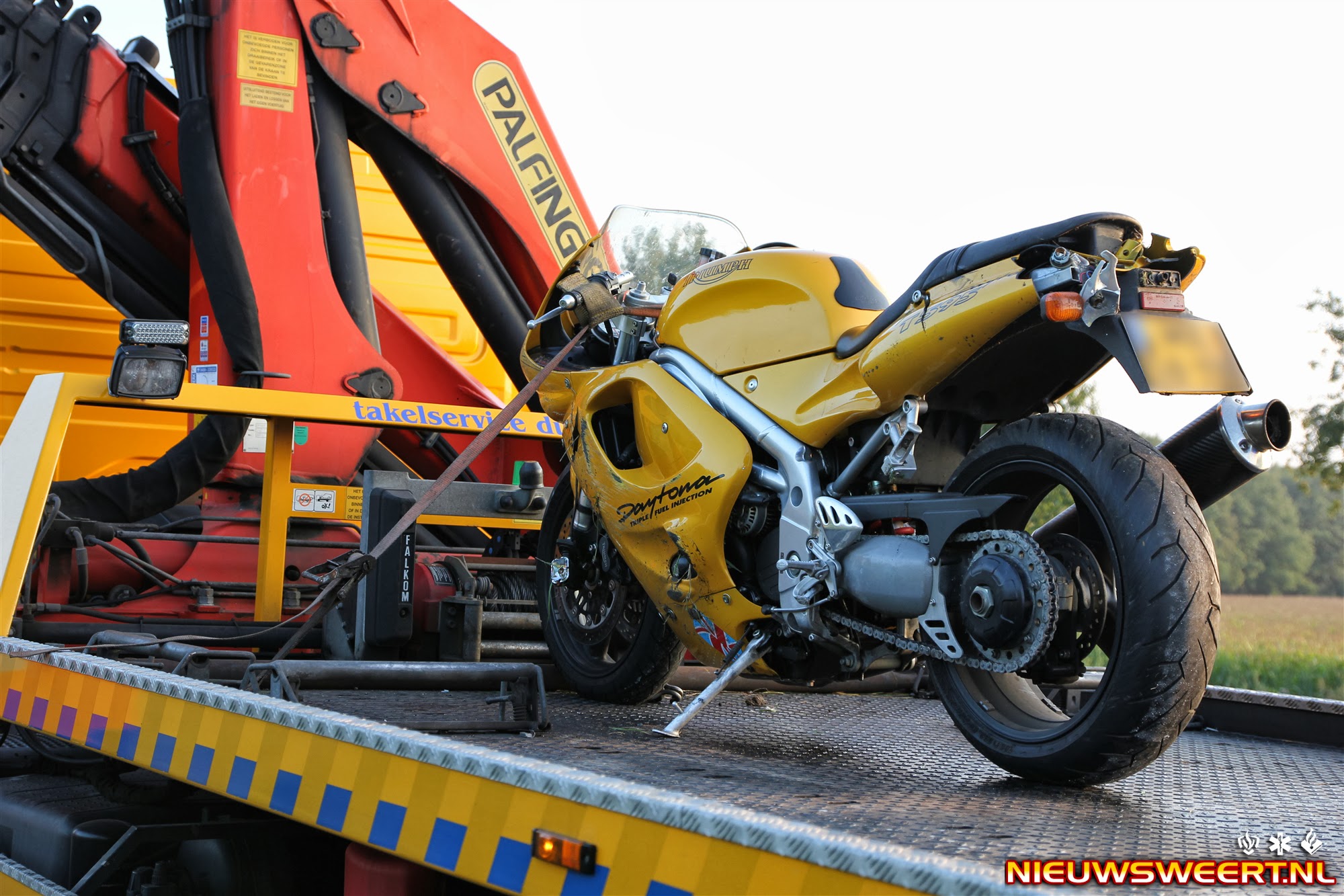 Motor botst tegen bord afrit A2 - Nederweert24