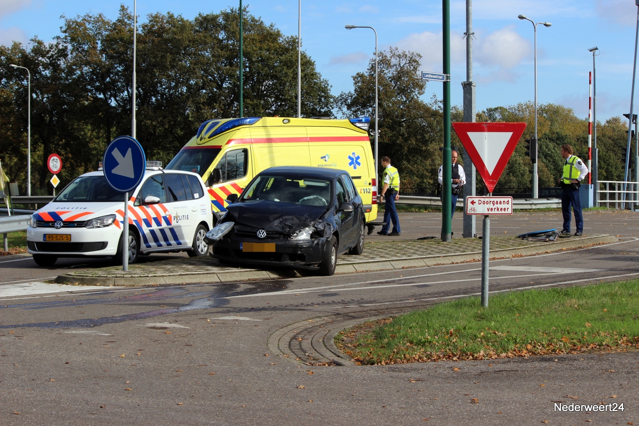 Aanrijding bij Sluis 13 - Nederweert24