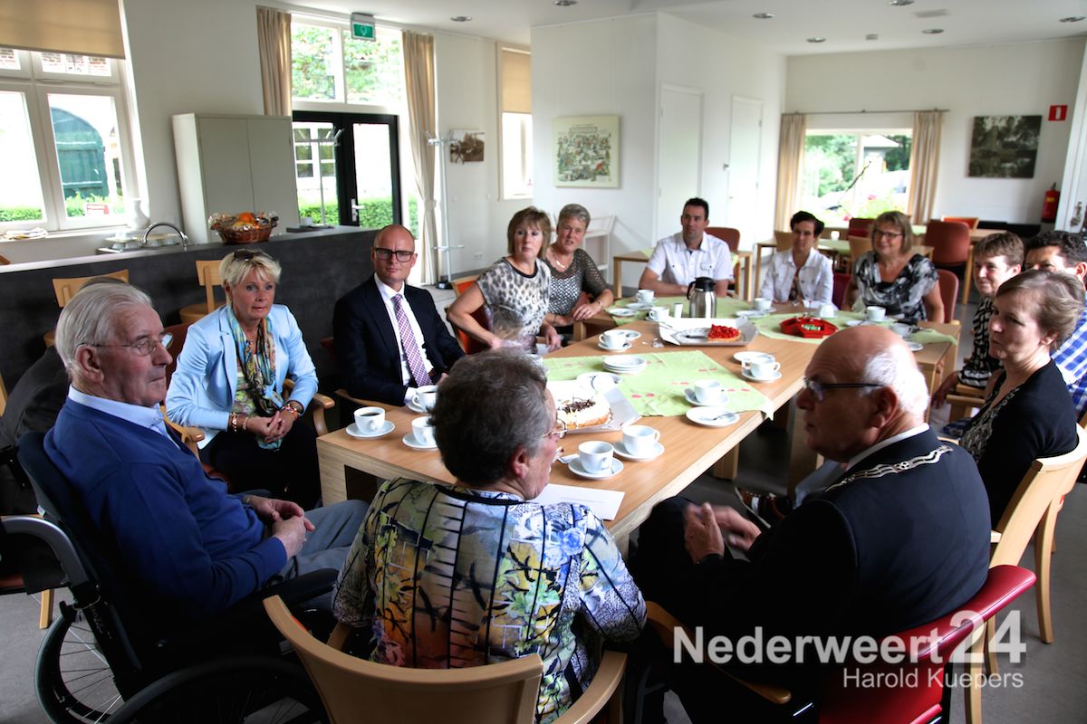Theo en Mia Claessens-van de Schoor 60 jaar getrouwd - Nederweert24