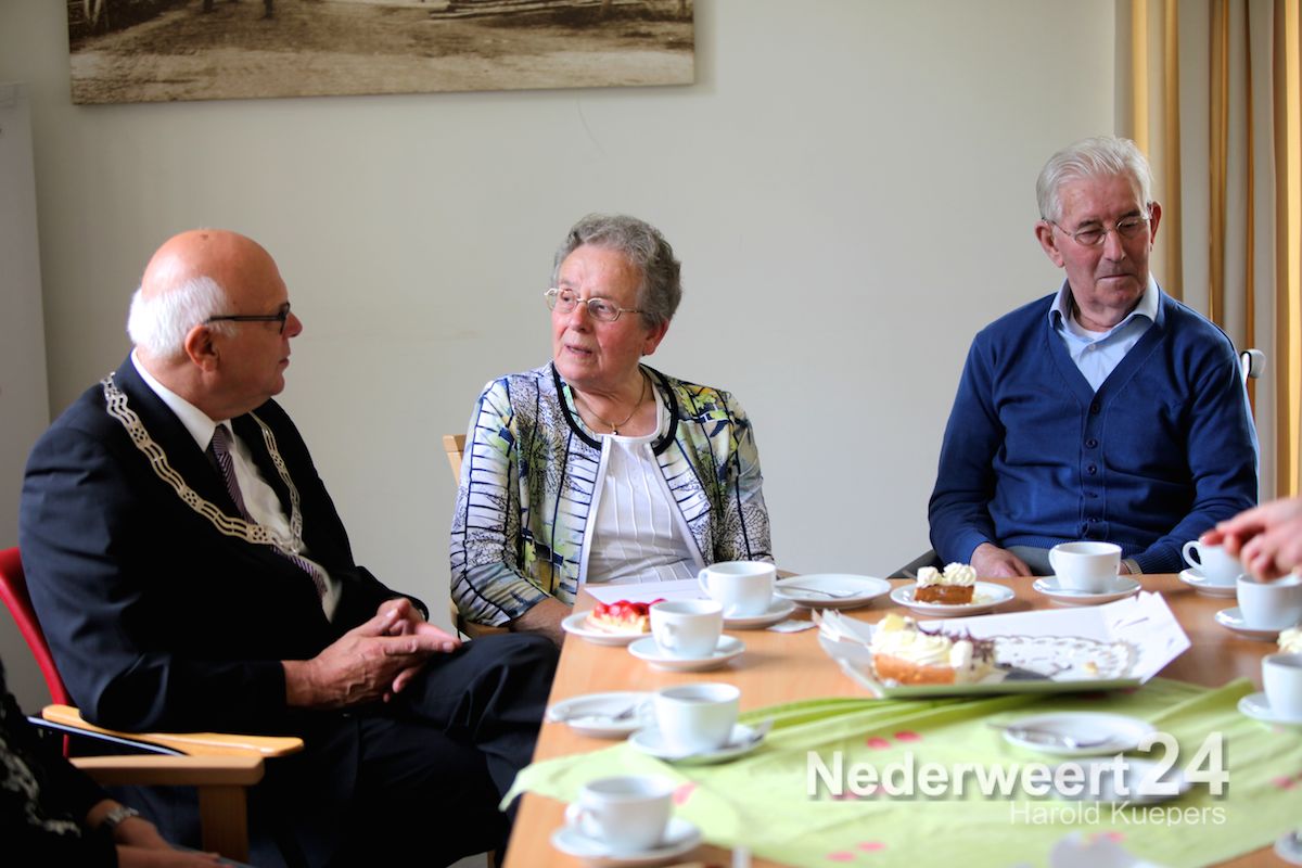 Theo en Mia Claessens-van de Schoor 60 jaar getrouwd - Nederweert24