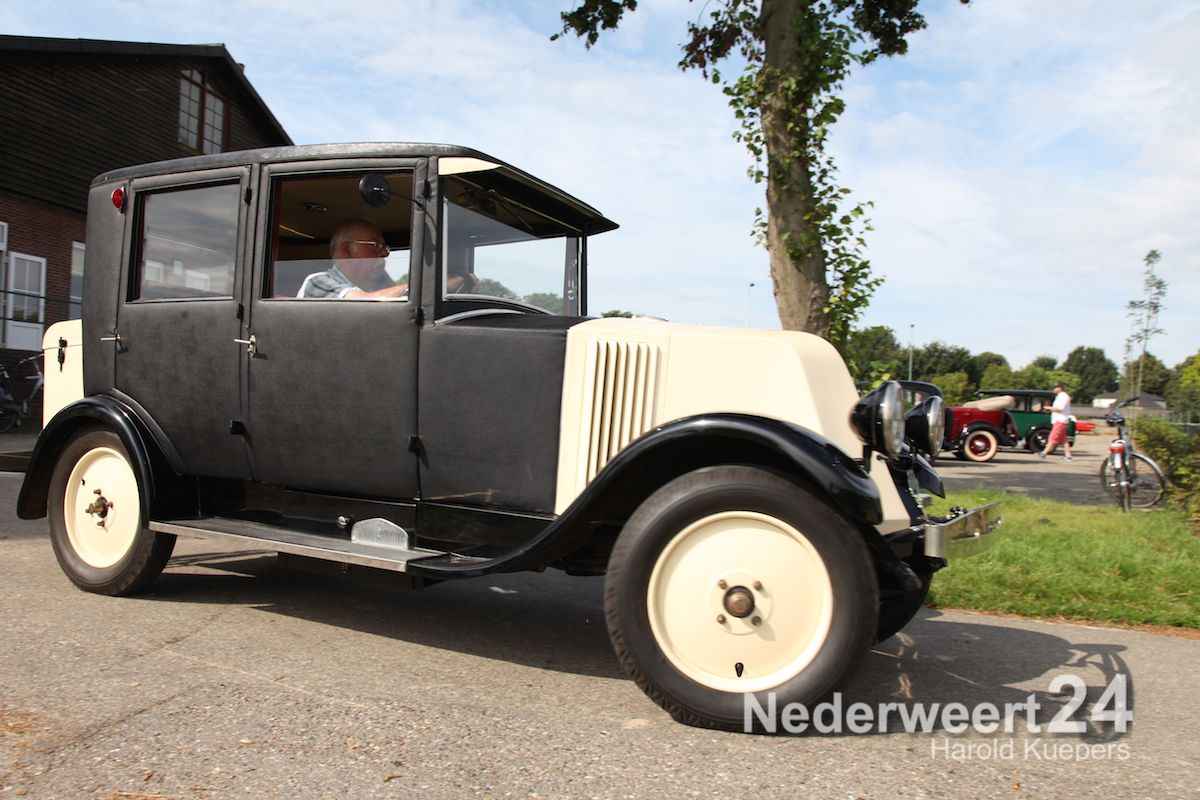 Foto’s toertocht Zomerrit Oldtimer Club OCCC Heel - Nederweert24