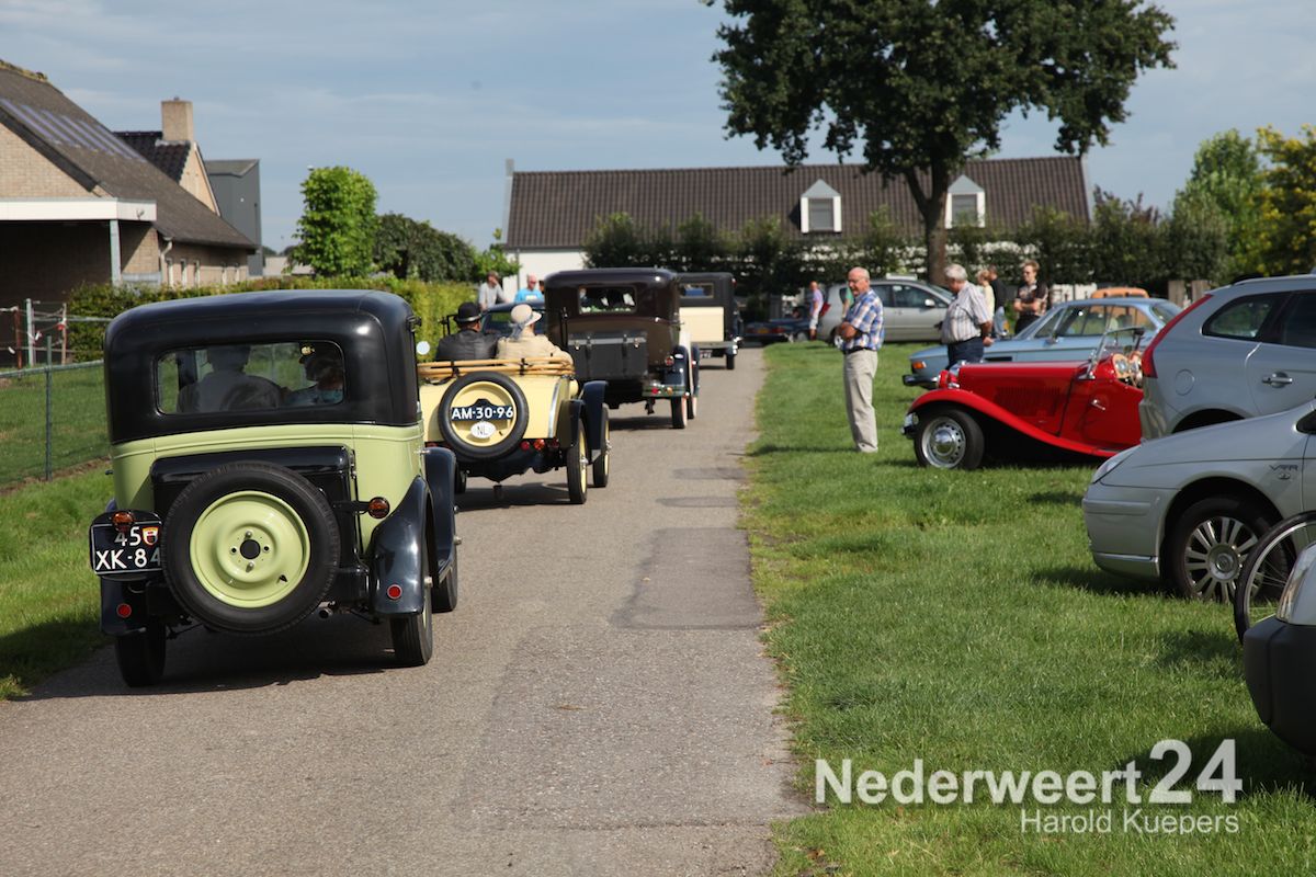 Foto’s toertocht Zomerrit Oldtimer Club OCCC Heel - Nederweert24