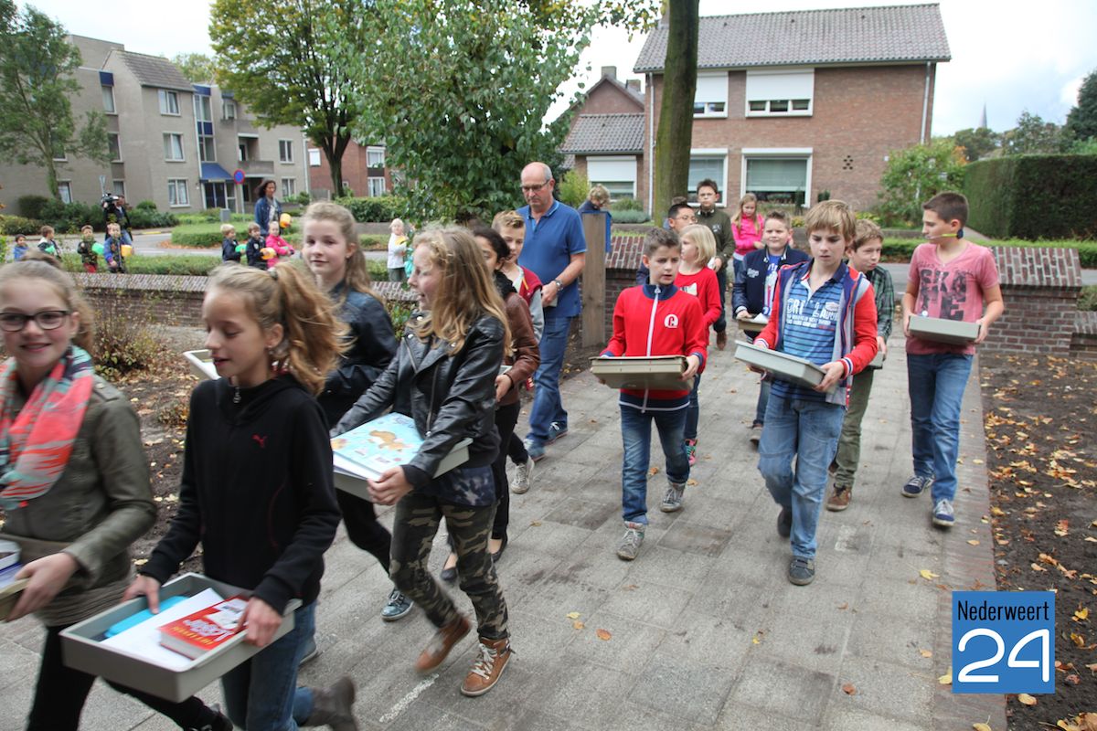 Grote verhuizing Basisschool Budschop (Foto's) - Nederweert24