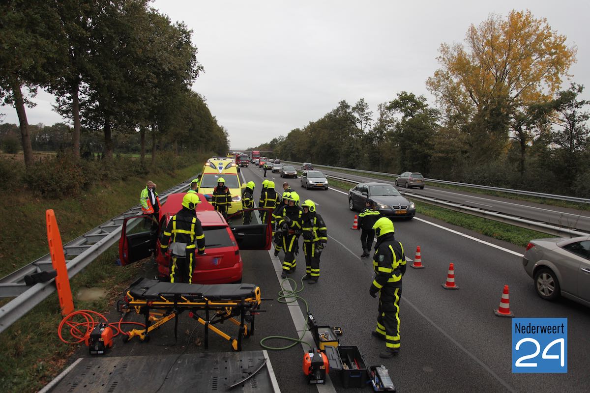 Gewonde bij ongeval A2 - Nederweert24