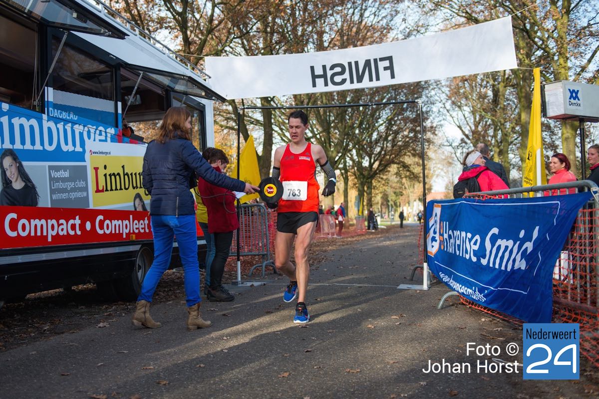 Harm Sengers wint Halve Marathon in Ell (Foto's) - Nederweert24