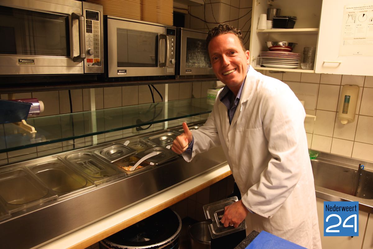 Rob Geus deelt dikke duim uit in Nederweert - Nederweert24