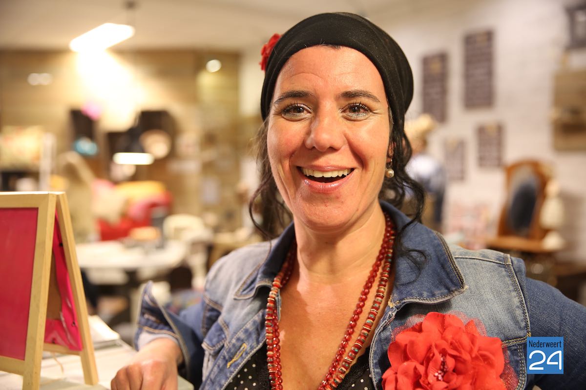 Anouk Jacobs opent winkel in gepimpte meubeltjes - Nederweert24