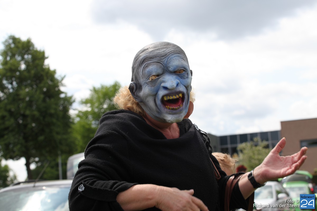 Eng masker te koop... - Nederweert24