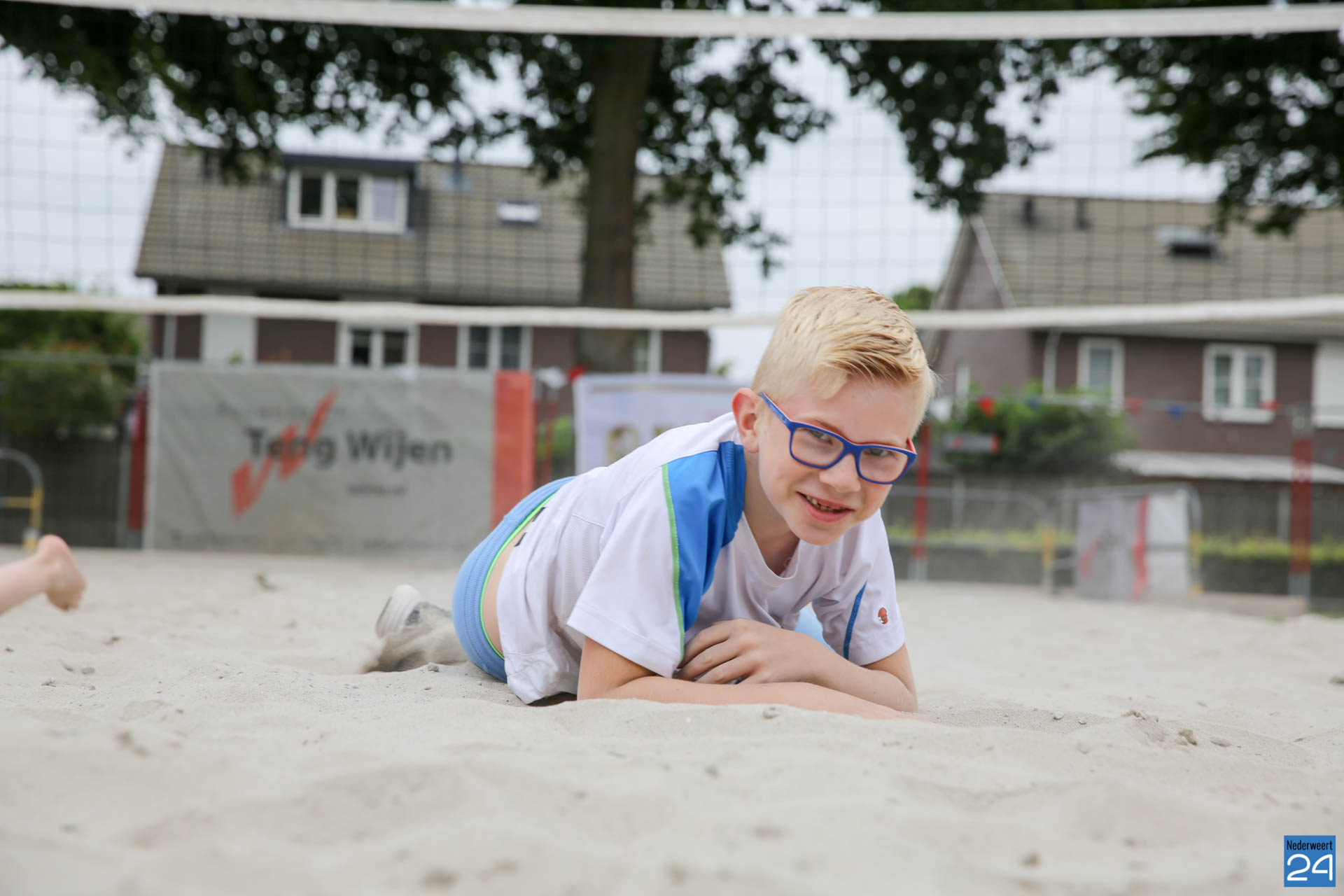 Handbal op het strand van Nederweert (Foto's) - Nederweert24