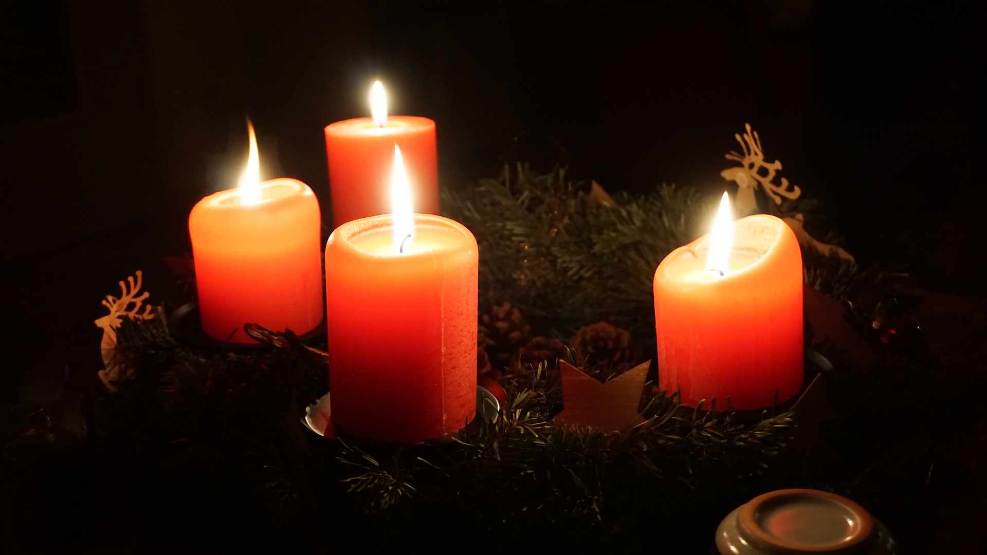 Gezinsmis Advent met eigen gemaakte adventskrans - Nederweert24