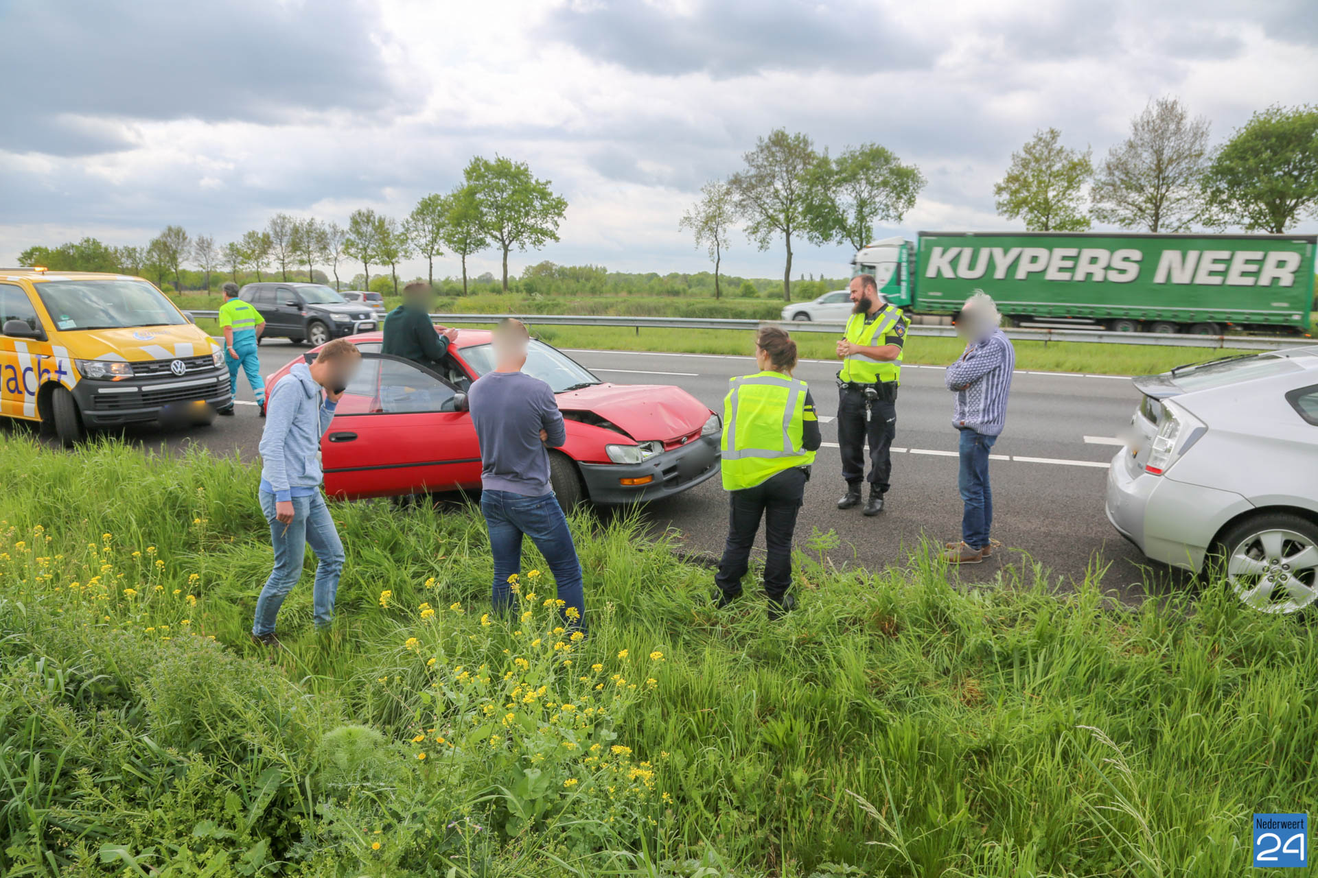 Kop-staart aanrijding op de snelweg A2 - Nederweert24