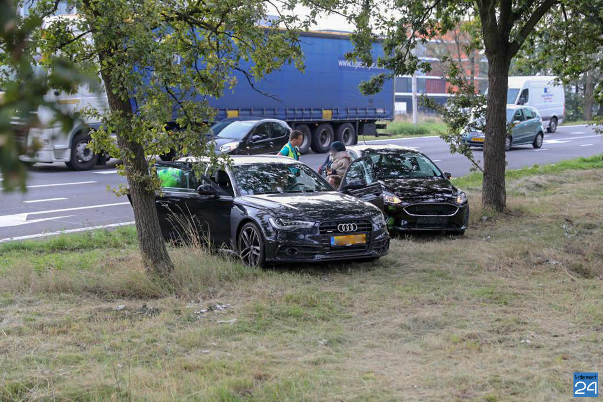 Kop-staart aanrijding afslag A2 Nederweert - Nederweert24