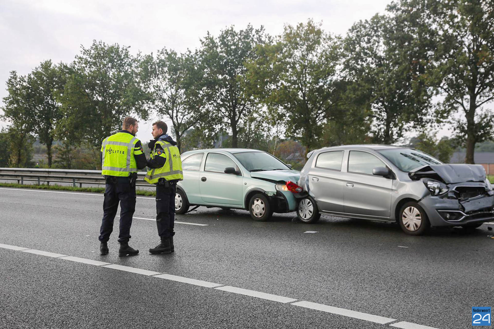 Veel schade bij kop-staart aanrijding A2 Weert - Nederweert24