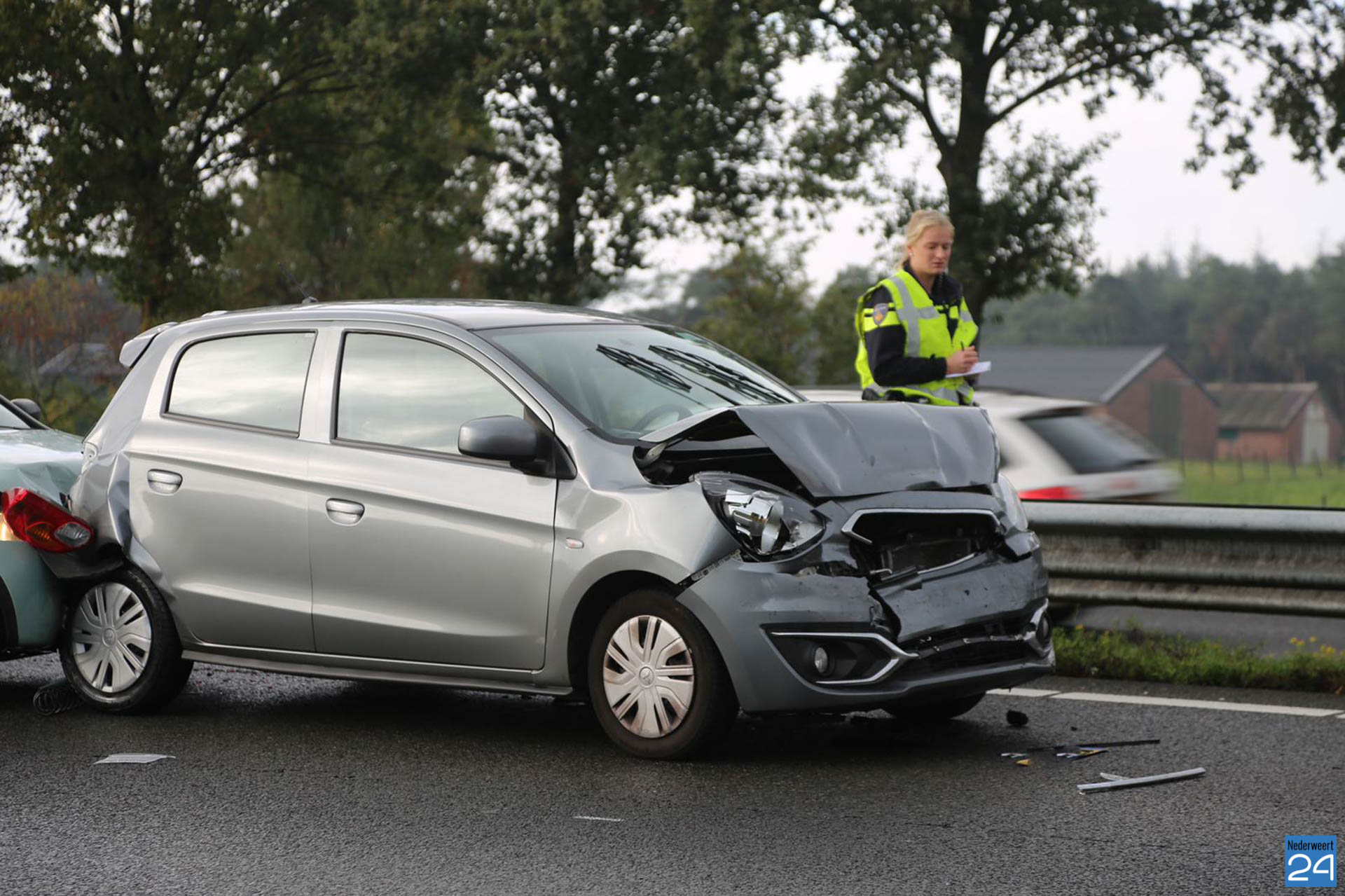 Veel schade bij kop-staart aanrijding A2 Weert - Nederweert24
