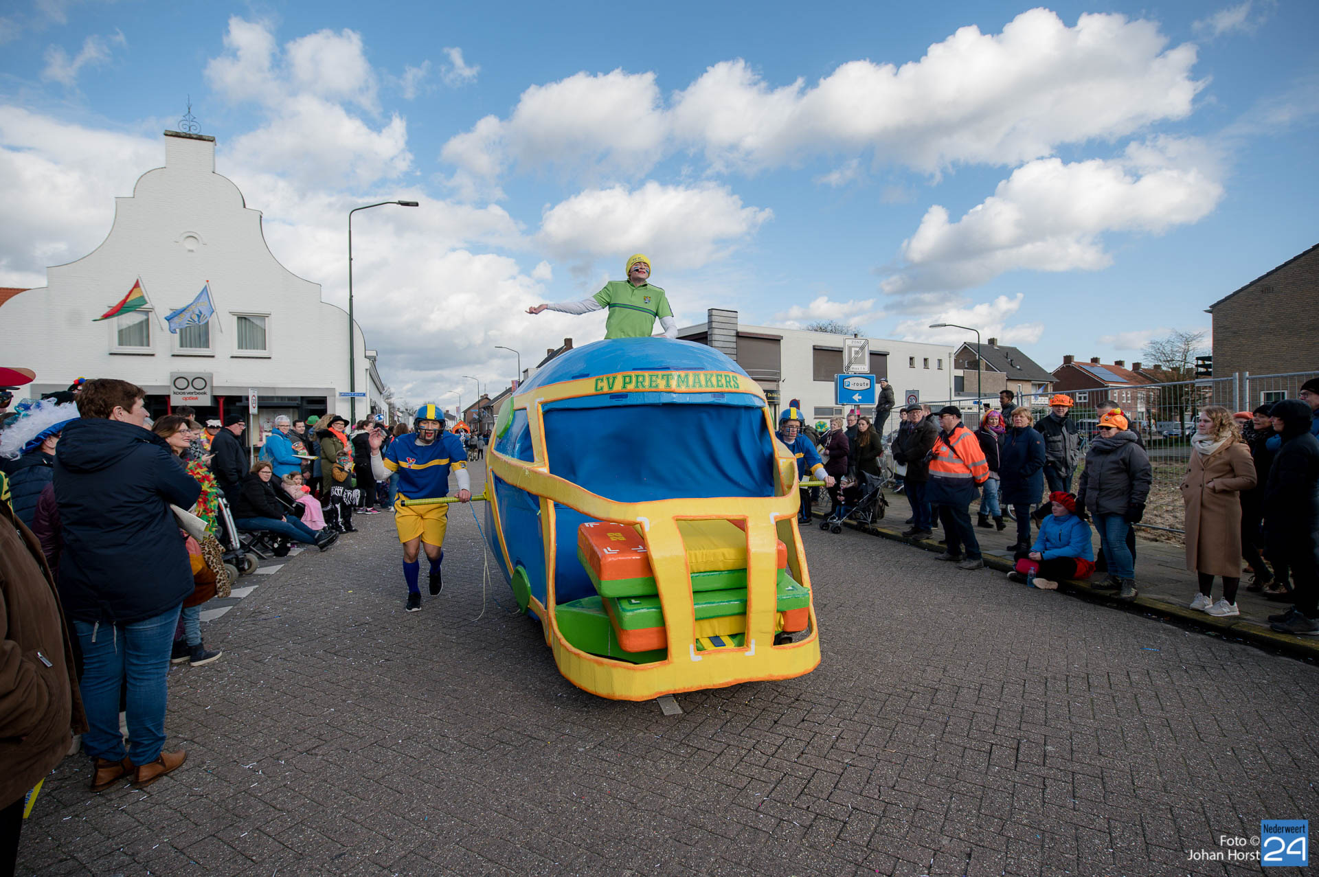 Optocht Budel in beeld (Foto's) - Nederweert24