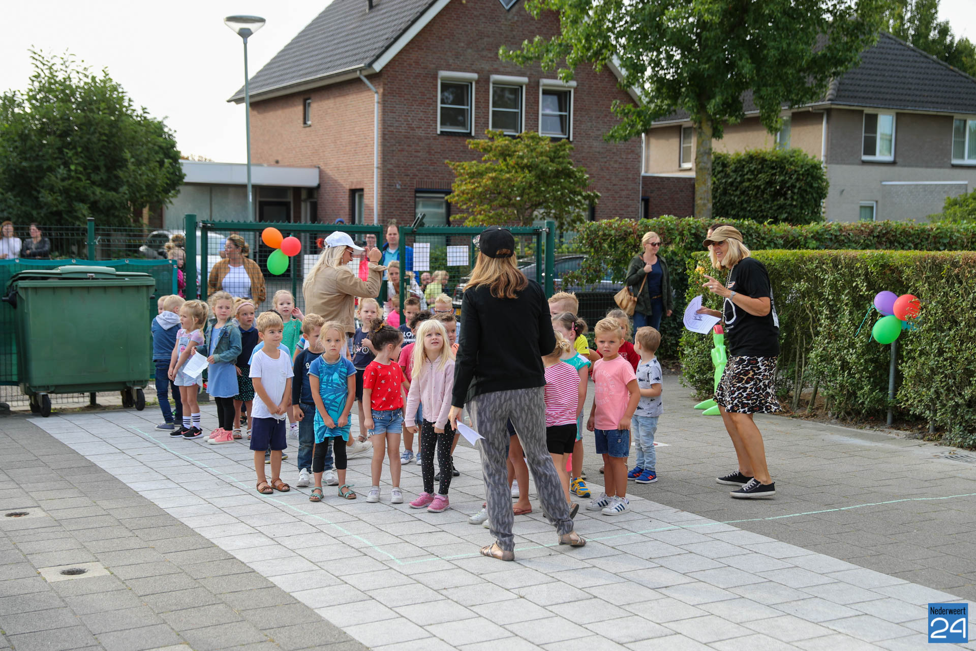 Opening schooljaar OBS de Klimop (Foto's) - Nederweert24