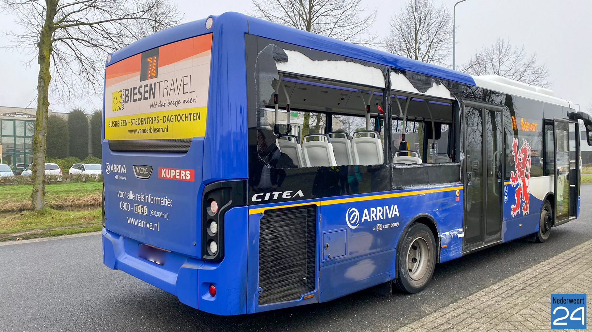 Ongeval met lijnbus op industrieterrein Kampershoek - Nederweert24