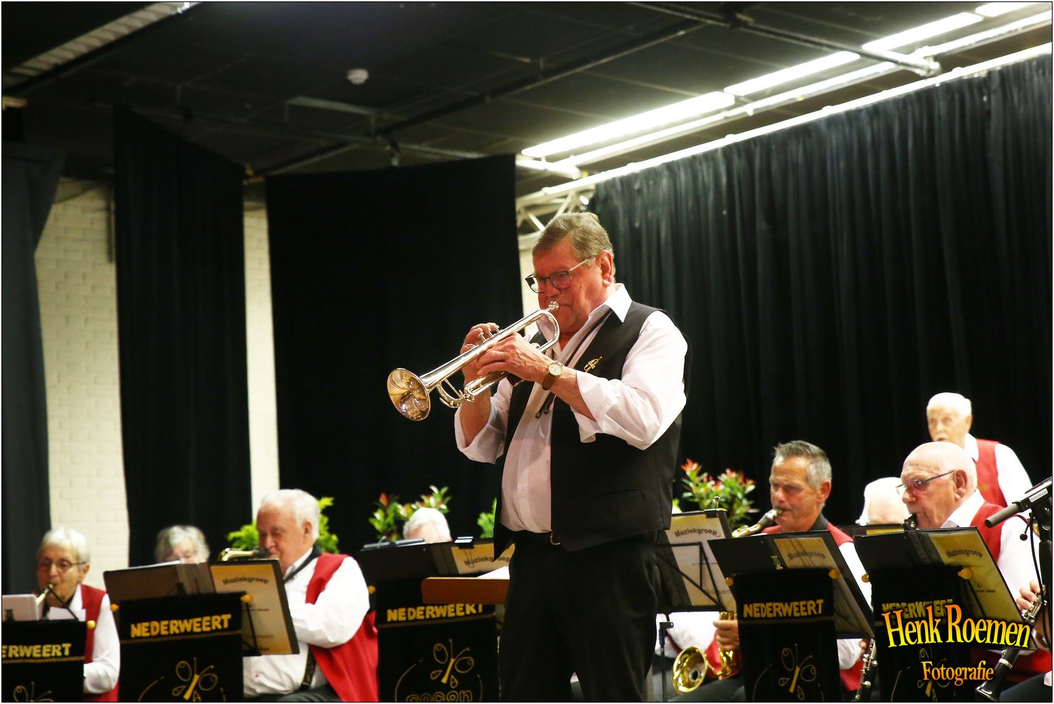 25 jaar Kapel meester Had Geurtjens en de Coconblazers - Nederweert24