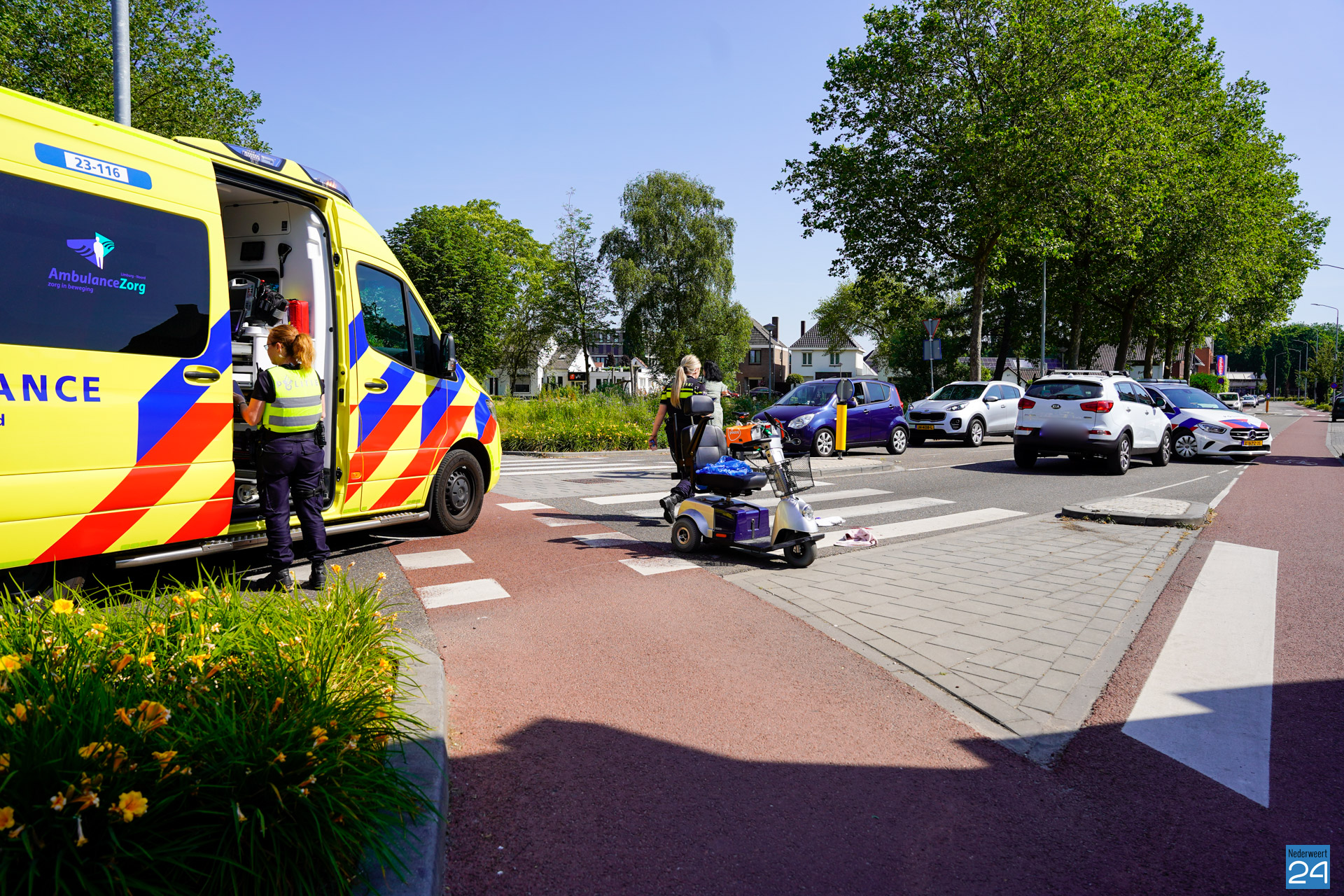 Gewonde bij aanrijding op rotonde in Weert - Nederweert24