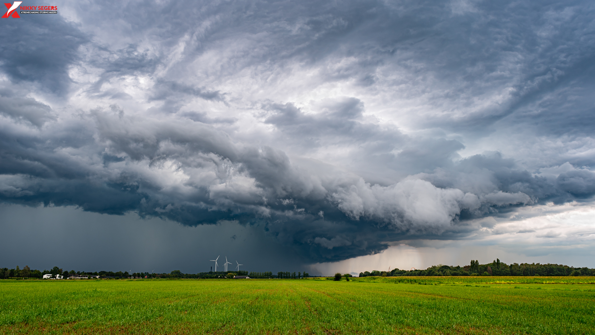 Stormjager Nikky Segers uit Weert: Op jacht naar het onvoorspelbare ...