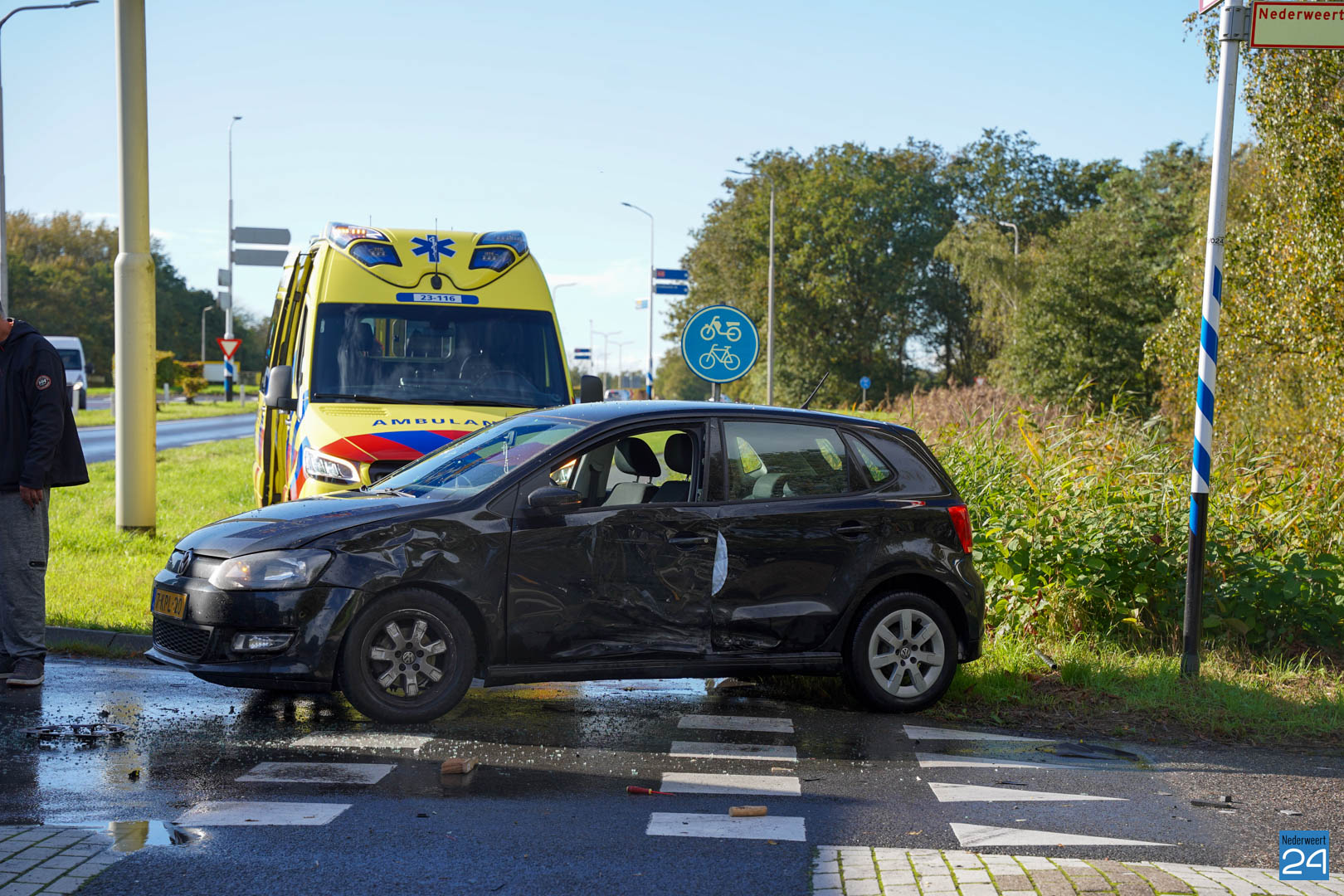 Vrachtwagen, bestelbus en auto botsen op Wessemerdijk bij Kelpen-Oler - Nederweert24