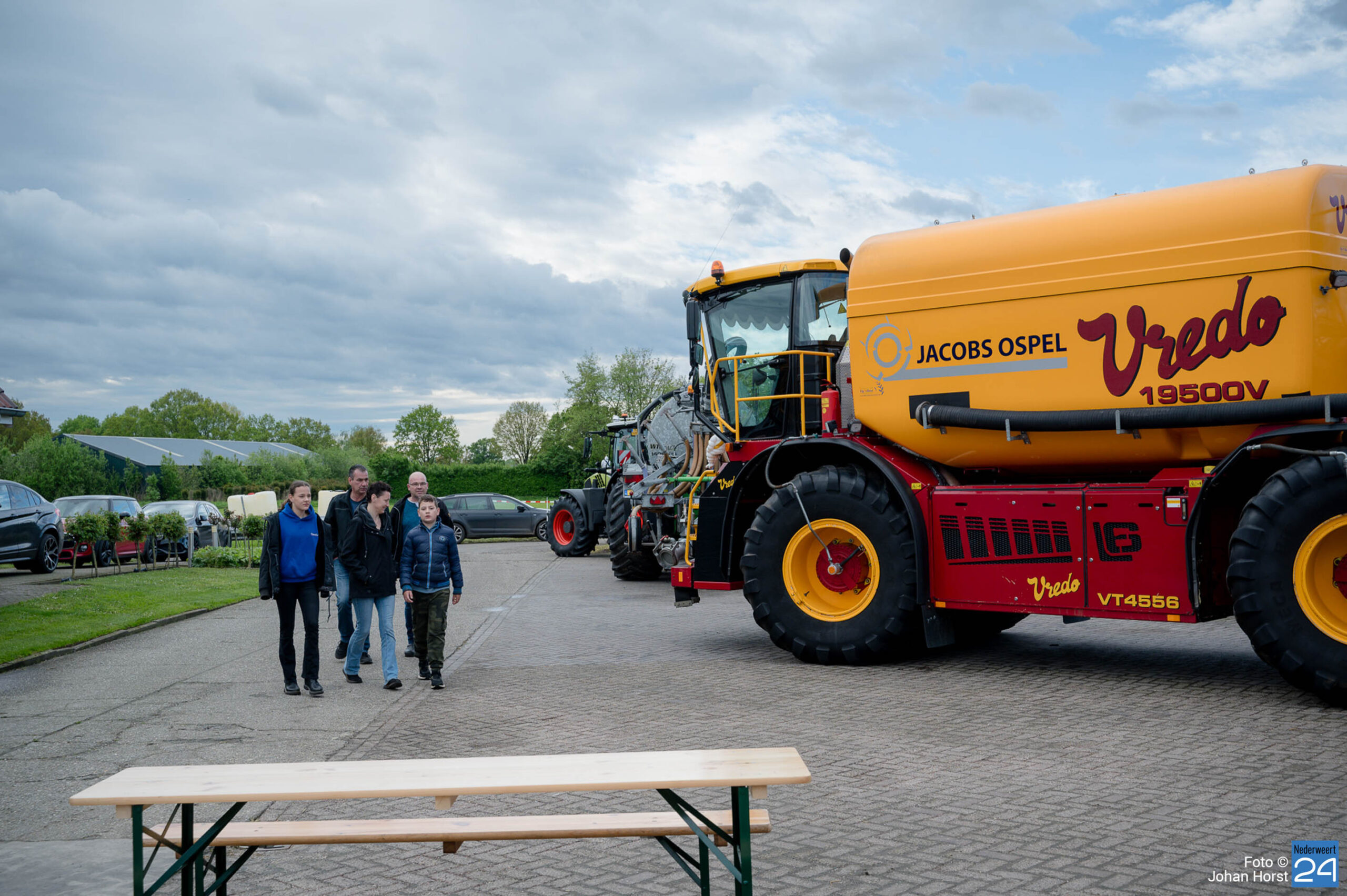 Foto's van druk bezochte dag 'Loeren bij de Boeren' - Nederweert24