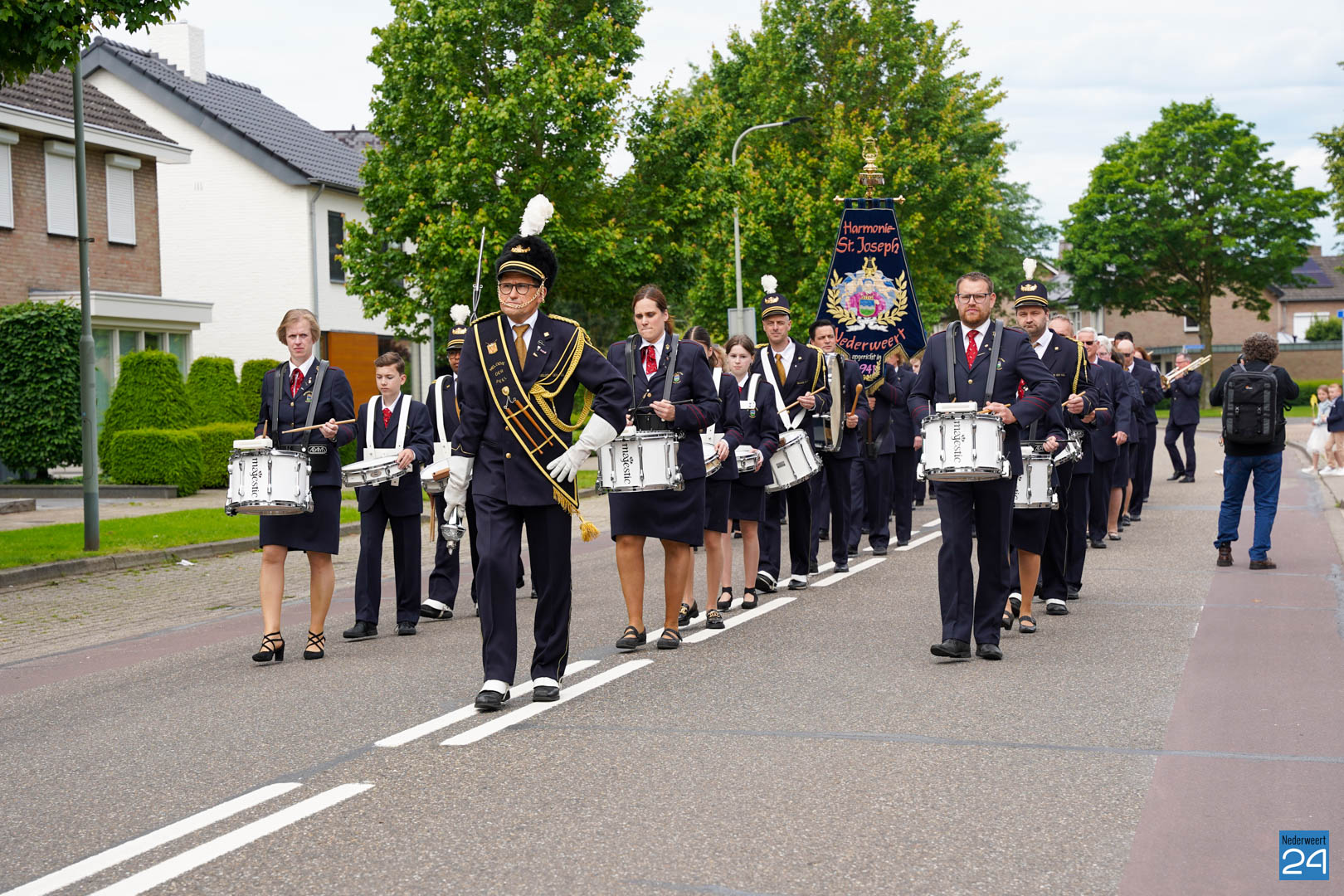 Eerste heilige communie in Nederweert in beeld - Nederweert24