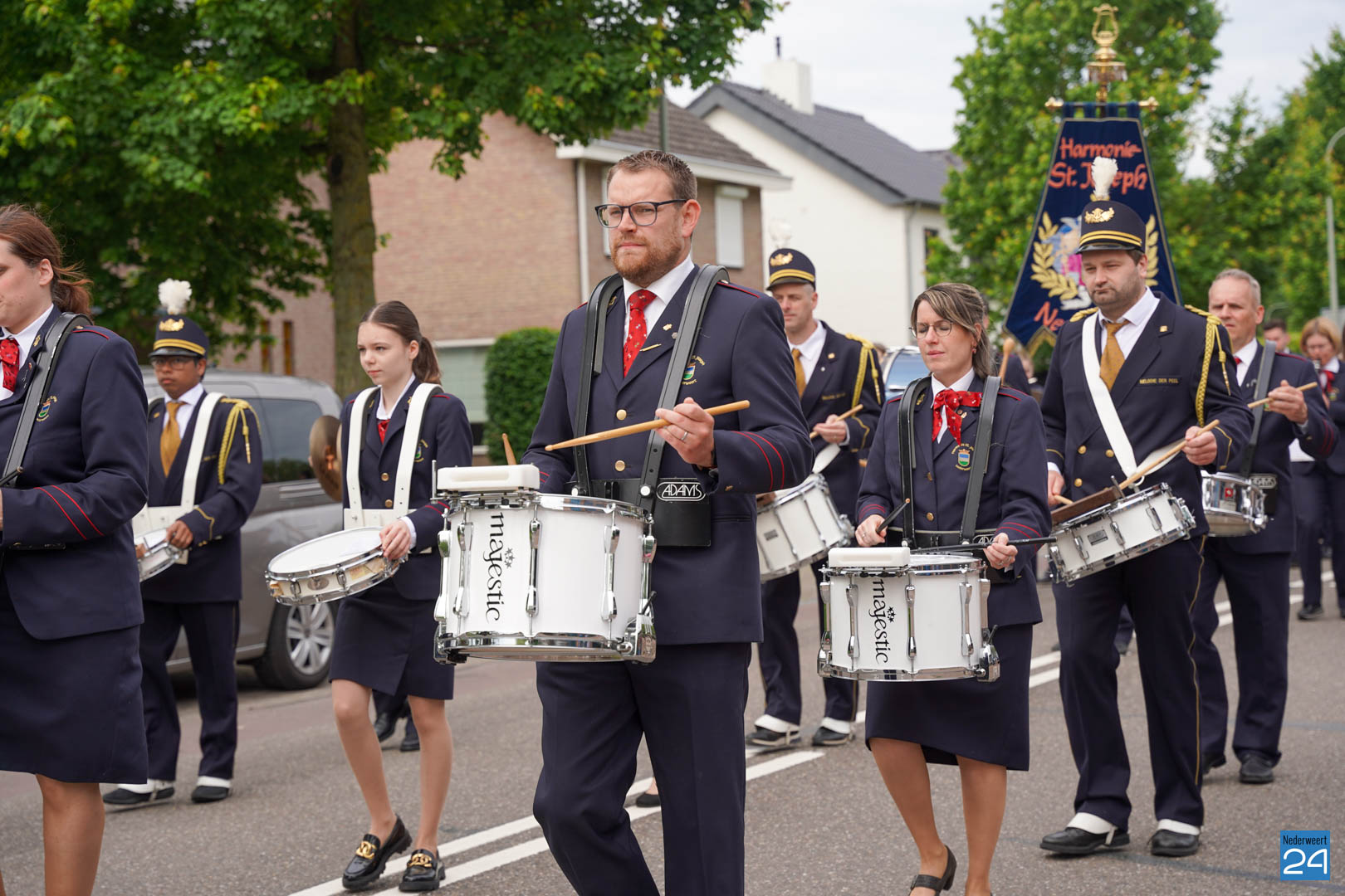 Eerste heilige communie in Nederweert in beeld - Nederweert24