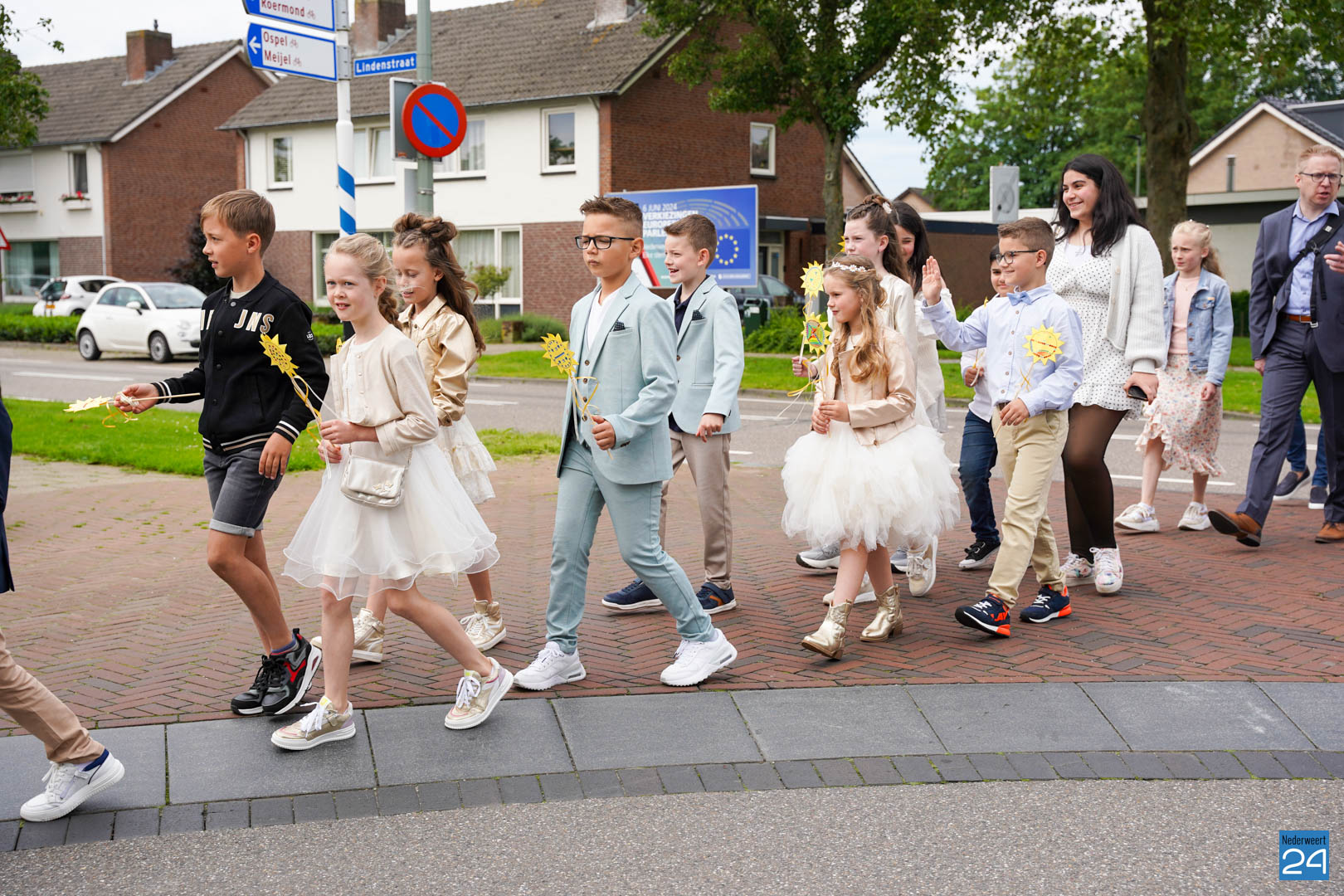 Eerste heilige communie in Nederweert in beeld - Nederweert24
