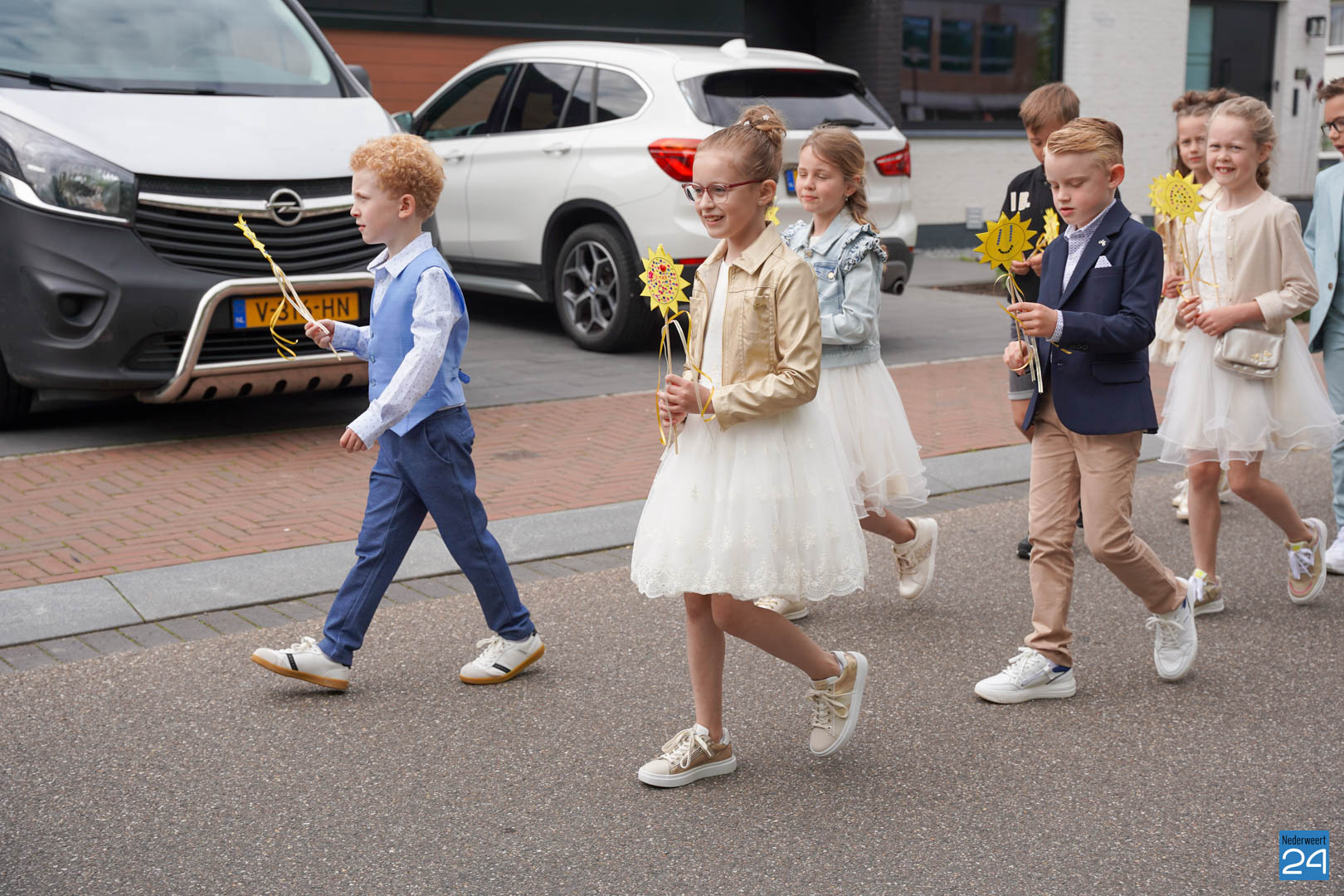 Eerste heilige communie in Nederweert in beeld - Nederweert24