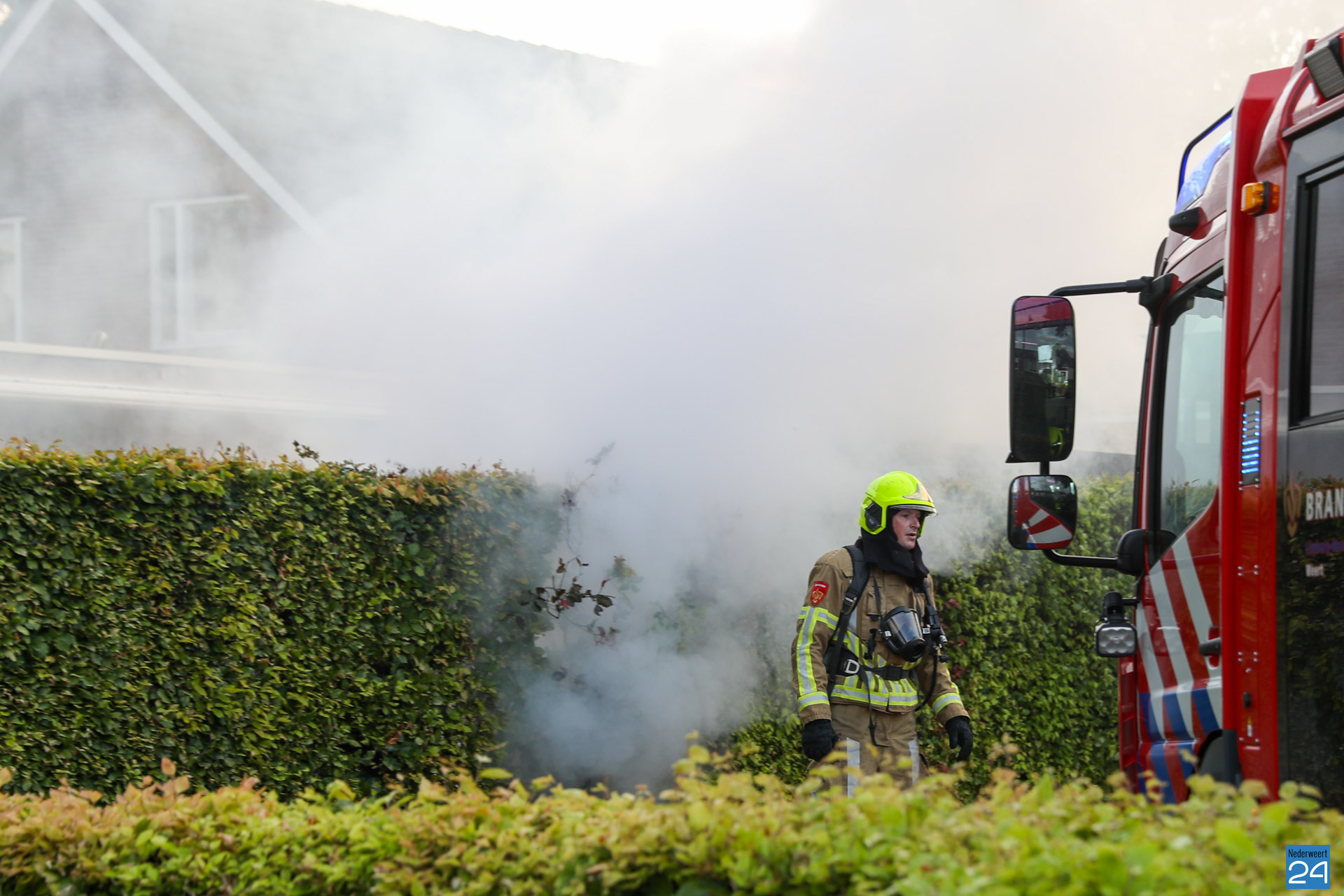 Schuurtje in de as na felle brand in Weert - Nederweert24