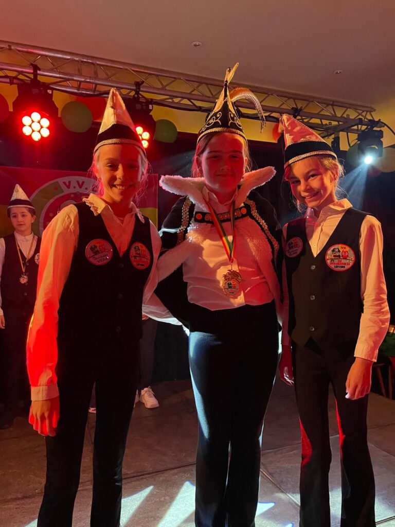 Prins Rob I van de Losböl en Jeugdprinses Elfie van de Uulskuukes in ...