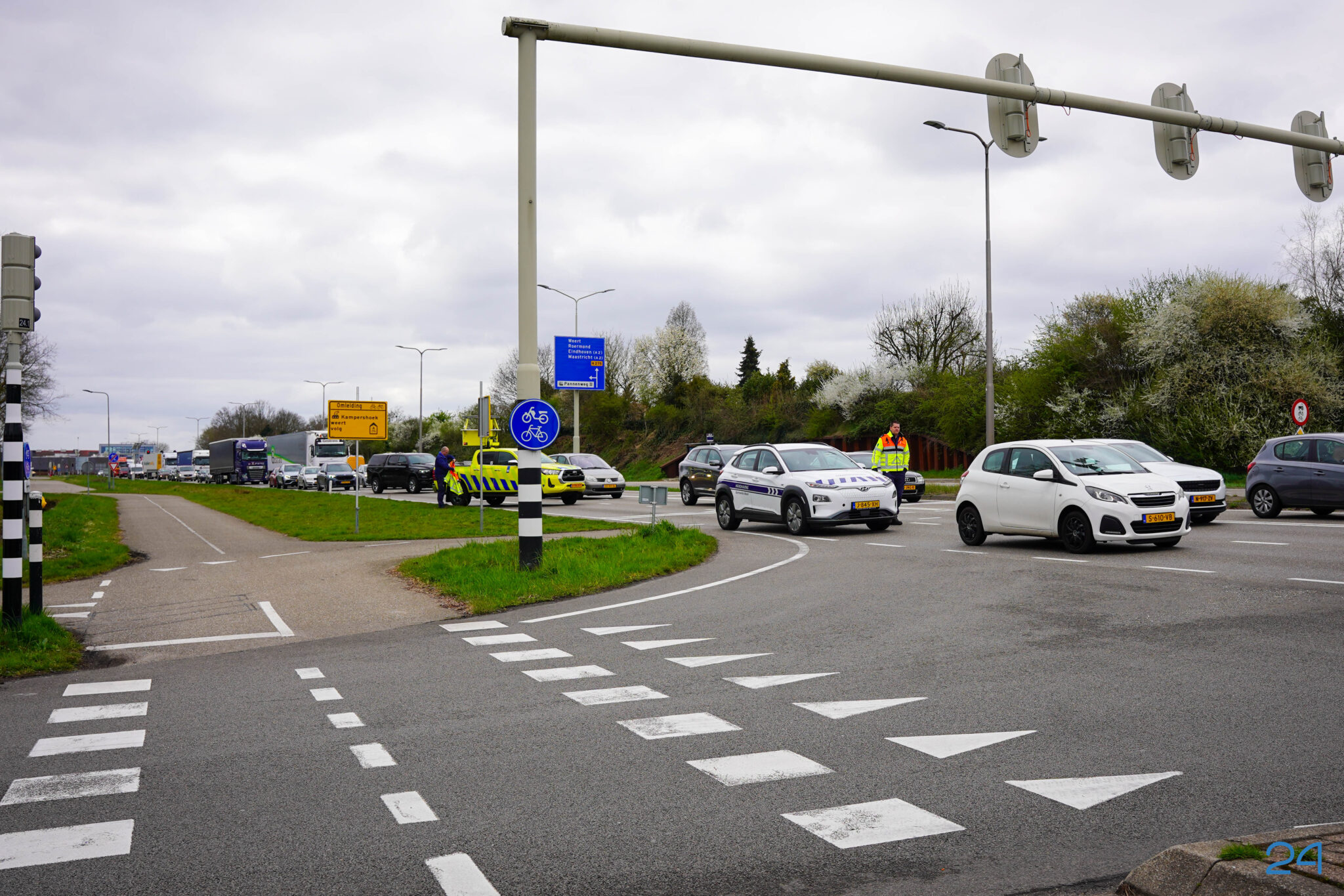 Botsing op kruising Randweg Zuid (N275) in Nederweert - Nederweert24