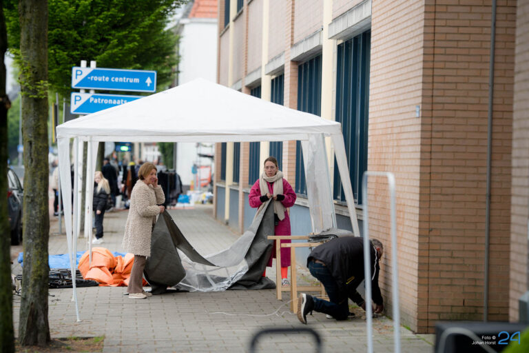 Oranjevrijmarkt Weert door de lens van Johan Horst - Nederweert24