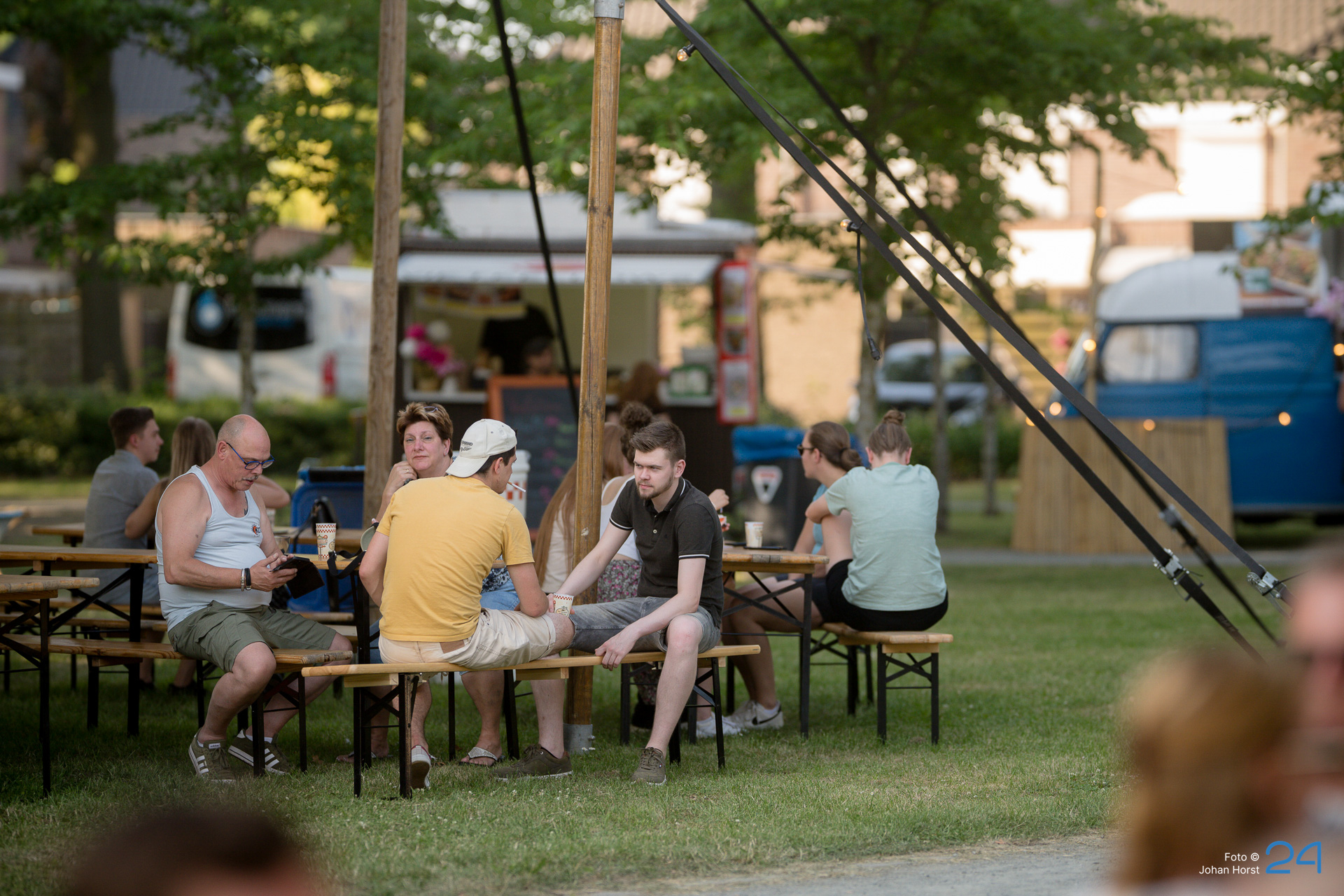 Zonnige zaterdag vol muziek en gezelligheid tijdens Foodstock Weert - Nederweert24
