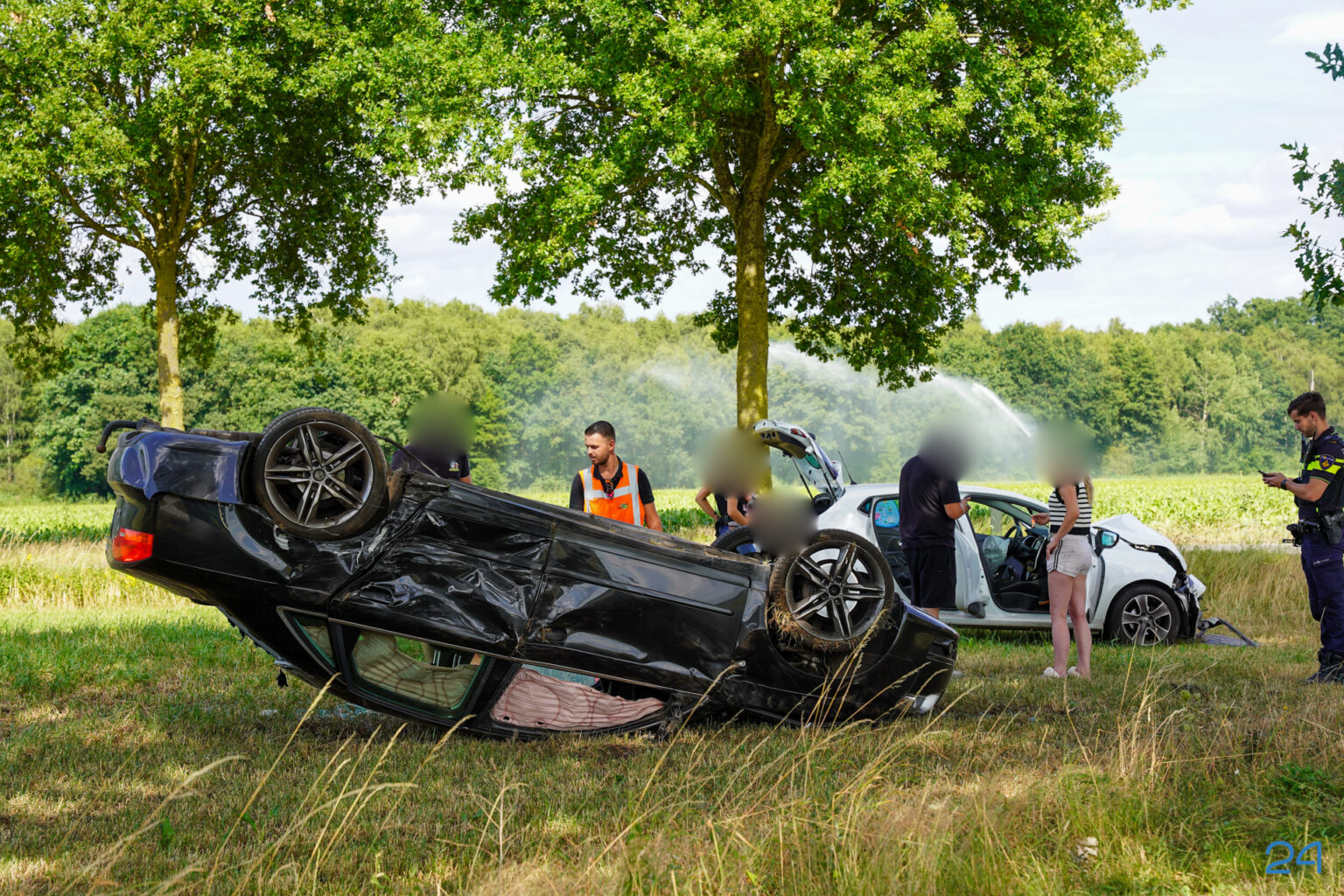 Twee auto's botsen op kruising Hollander in Heythuysen - Nederweert24