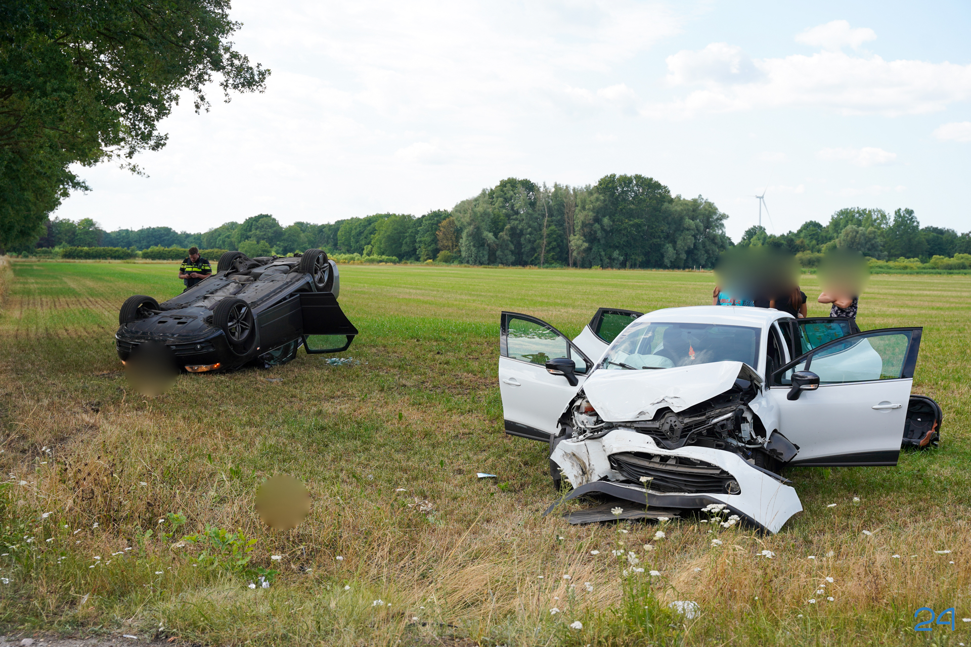 Twee auto's botsen op kruising Hollander in Heythuysen - Nederweert24