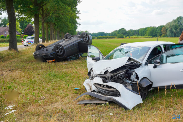 Twee auto's botsen op kruising Hollander in Heythuysen - Nederweert24