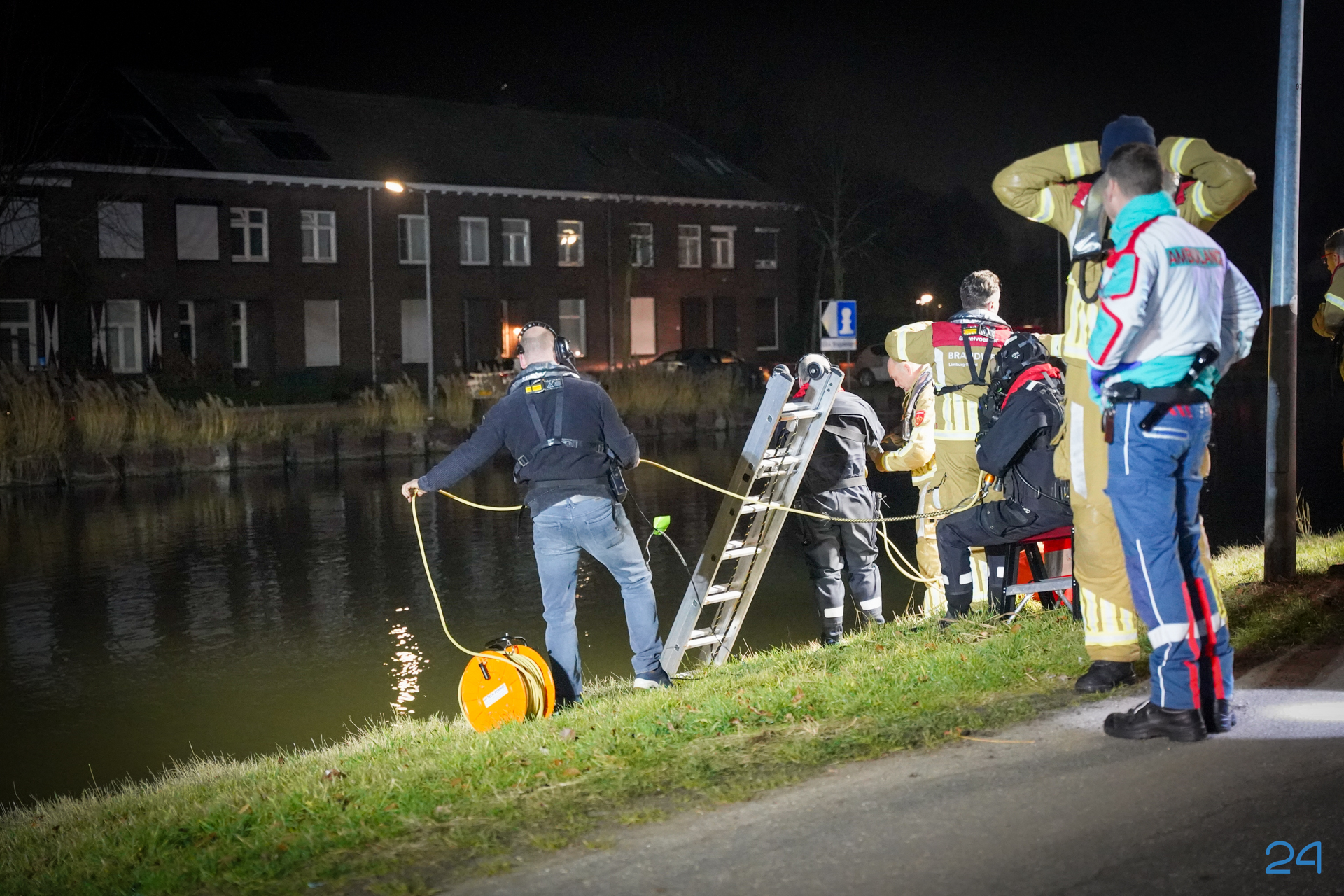 Persoon te water bij Biesterbrug in Weert - Nederweert24