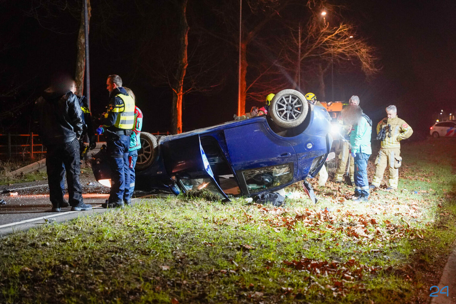 Auto slaat over de kop op de Eindhovenseweg in Weert - Nederweert24