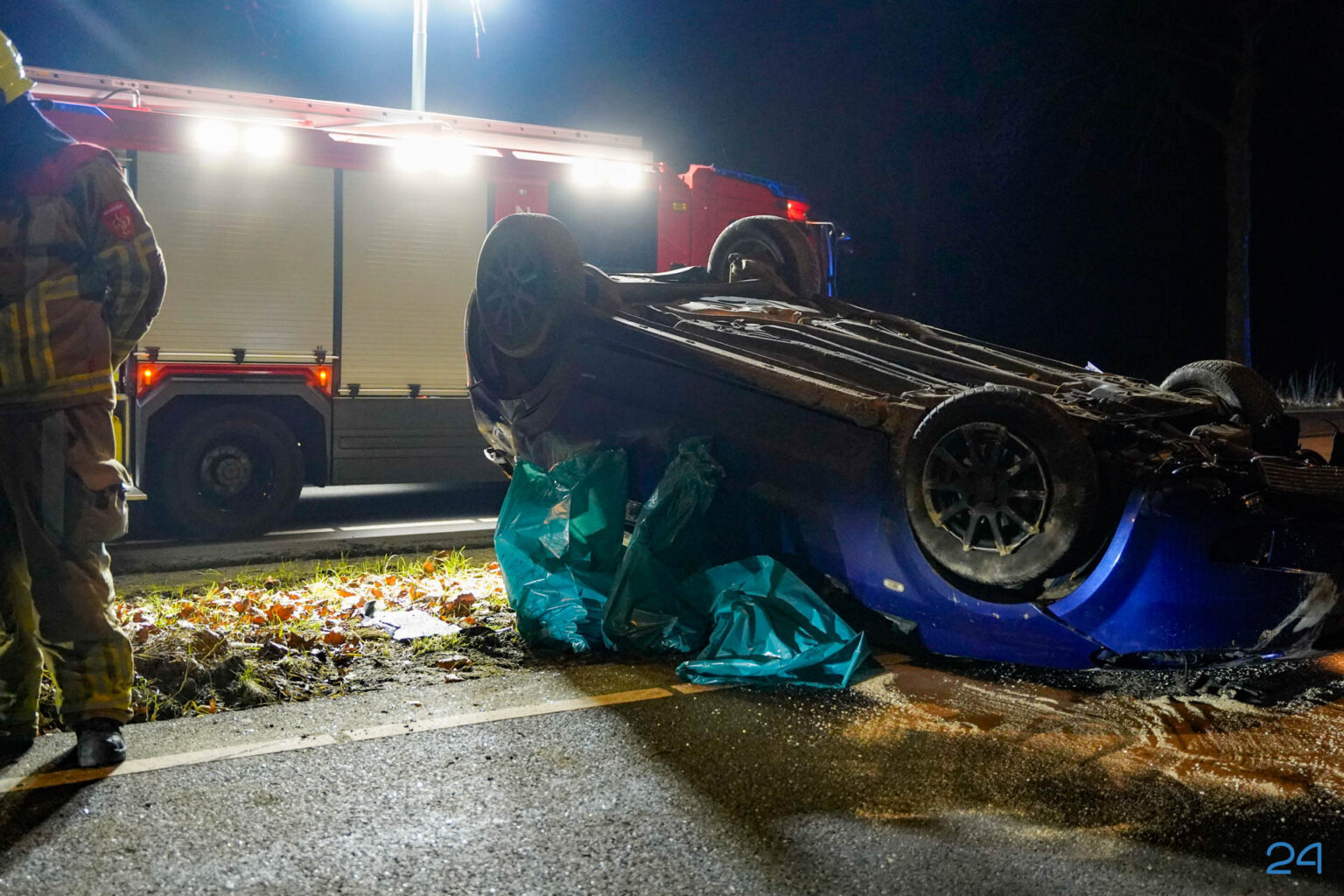 Auto slaat over de kop op de Eindhovenseweg in Weert - Nederweert24